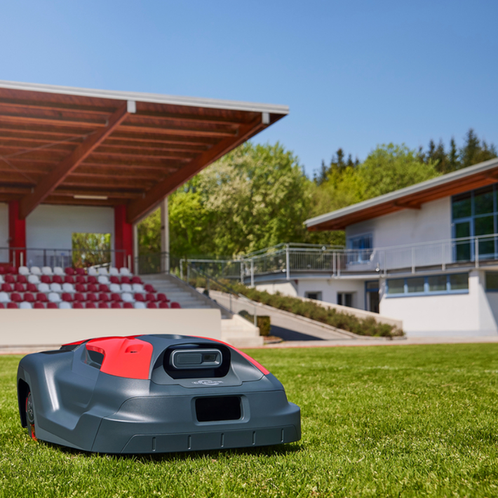 Robot de tuns iarba fara fir perimetral CRAMER RTK AIC10000, 10000M² ...